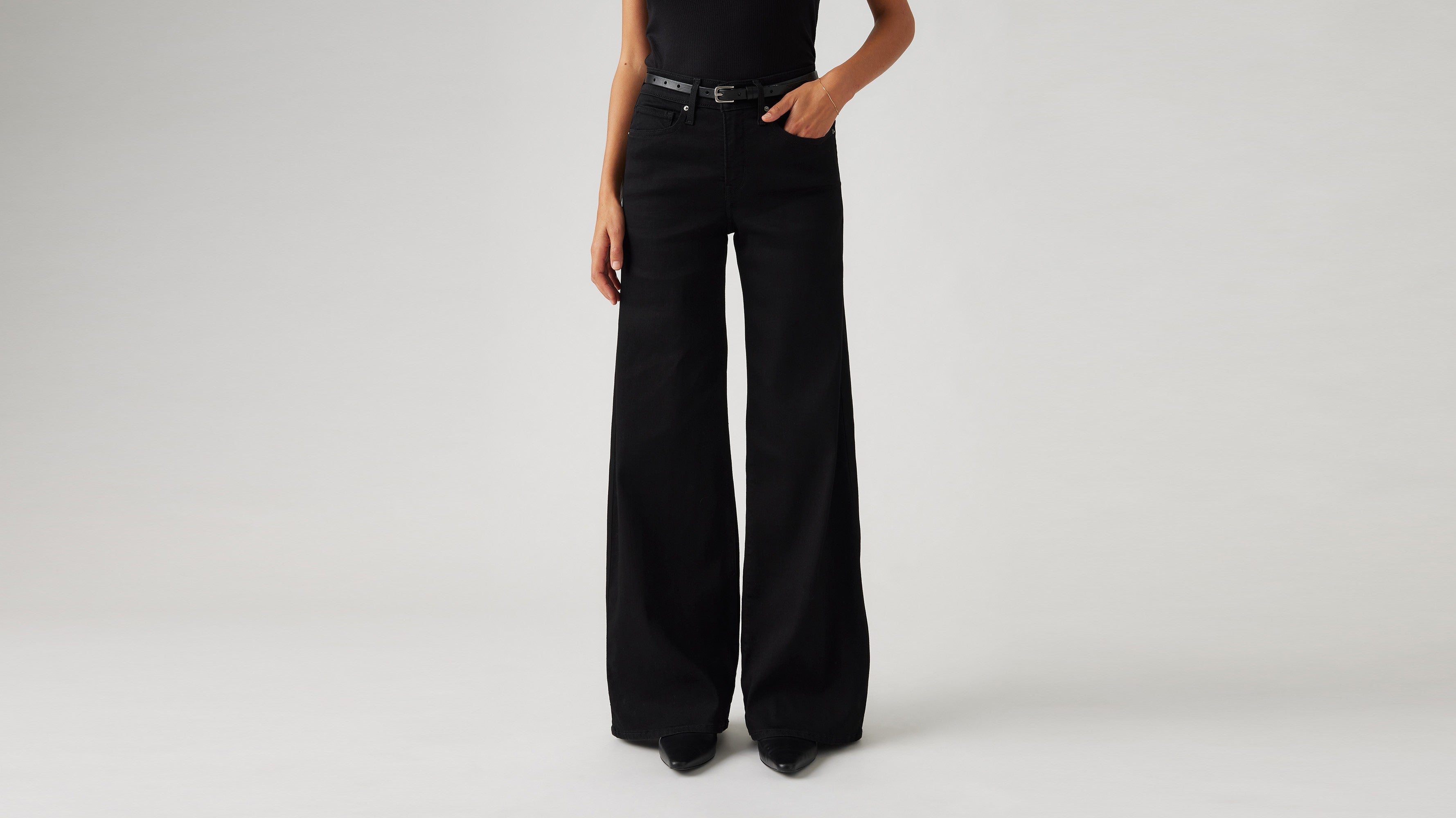 318 Wide-Leg Jeans – Women's Shaping Fit in Soft Black Wash