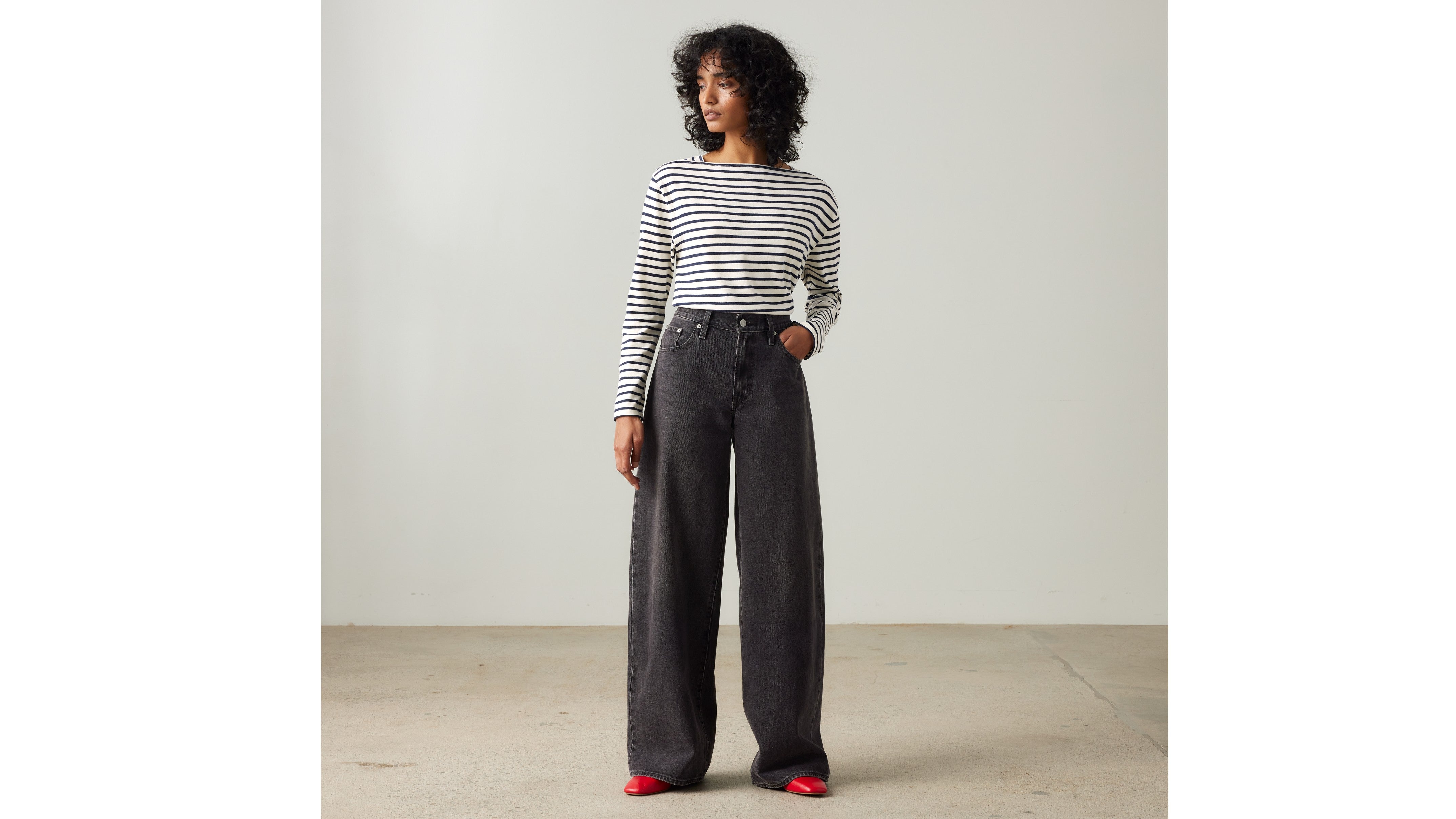 Women’s XL Straight Jeans – Influential Lady Wash Fit