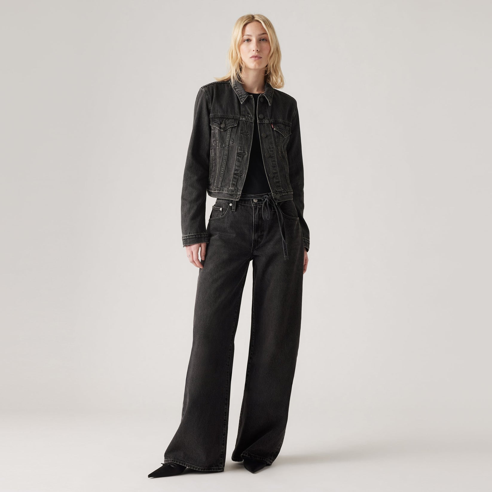 Women's XL Straight Jeans in Black - Shop Now